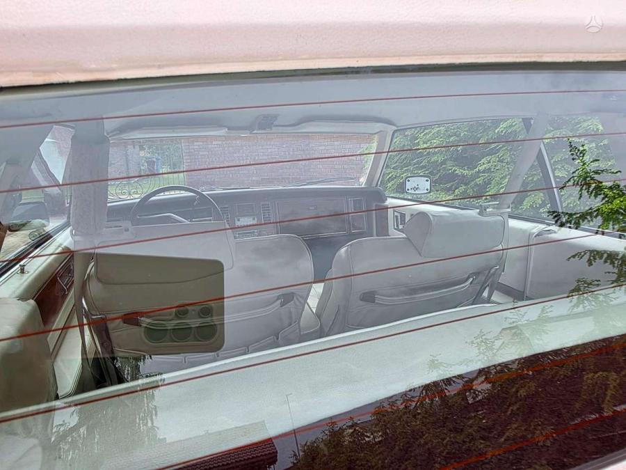 Balts Cadillac Eldorado 1981 Kauņa, ar dzinēja tilpumu 6.10 L un nobraukumu 110 tūkst. km par 7300 €, foto 12 vietnē AUTOMOTO.COM.LV