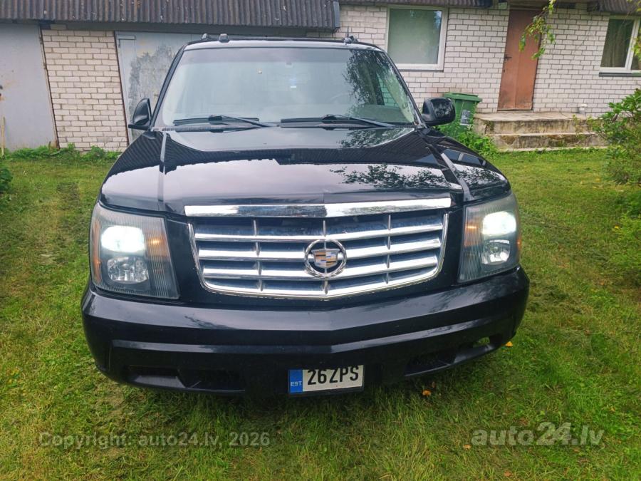 Черный Кадиллак Эскалейд 2004 в Таллин, объемом двигателя 6.00 л и пробегом 382 тыс. км за 8000 €, фото 1 на AUTOMOTO.COM.LV