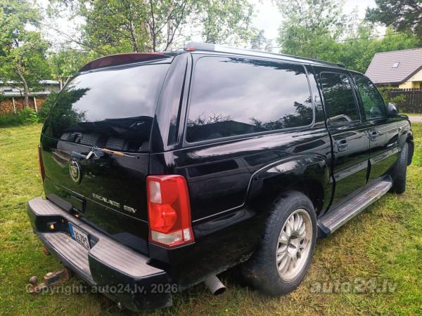 Melns Cadillac Escalade 2004 Tallina, ar dzinēja tilpumu 6.00 L un nobraukumu 382 tūkst. km par 8000 €, foto 5 vietnē AUTOMOTO.COM.LV