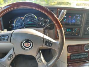Melns Cadillac Escalade 2005 Keila, ar dzinēja tilpumu 6.00 L un nobraukumu 0 tūkst. km par 6000 €, foto 9 vietnē AUTOMOTO.COM.LV