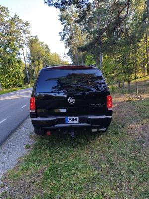 Melns Cadillac Escalade 2005 Keila, ar dzinēja tilpumu 6.00 L un nobraukumu 0 tūkst. km par 6000 €, foto 21 vietnē AUTOMOTO.COM.LV