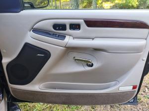Melns Cadillac Escalade 2005 Keila, ar dzinēja tilpumu 6.00 L un nobraukumu 0 tūkst. km par 6000 €, foto 26 vietnē AUTOMOTO.COM.LV
