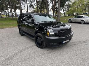 Black Cadillac Escalade 2007 in Tallinn, with an engine capacity of 6.16 L and mileage of 295 thousand km for 14490 €, photo 2 on AUTOMOTO.COM.LV