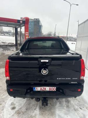 Melns Cadillac Escalade 2007 Alīta, ar dzinēja tilpumu 6.20 L un nobraukumu 190 tūkst. km par 14999 €, foto 9 vietnē AUTOMOTO.COM.LV