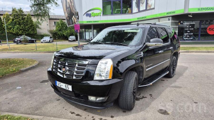 Melns Cadillac Escalade 2007 Rīga, ar dzinēja tilpumu 6.20 L un nobraukumu 223 tūkst. km par 9700 €, foto 1 vietnē AUTOMOTO.COM.LV