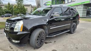 Melns Cadillac Escalade 2007 Rīga, ar dzinēja tilpumu 6.20 L un nobraukumu 223 tūkst. km par 9700 €, foto 3 vietnē AUTOMOTO.COM.LV