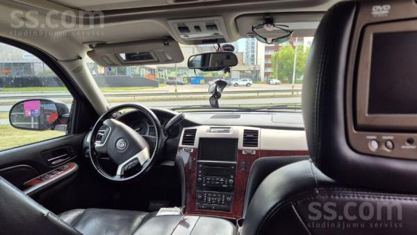 Melns Cadillac Escalade 2007 Rīga, ar dzinēja tilpumu 6.20 L un nobraukumu 223 tūkst. km par 9700 €, foto 6 vietnē AUTOMOTO.COM.LV