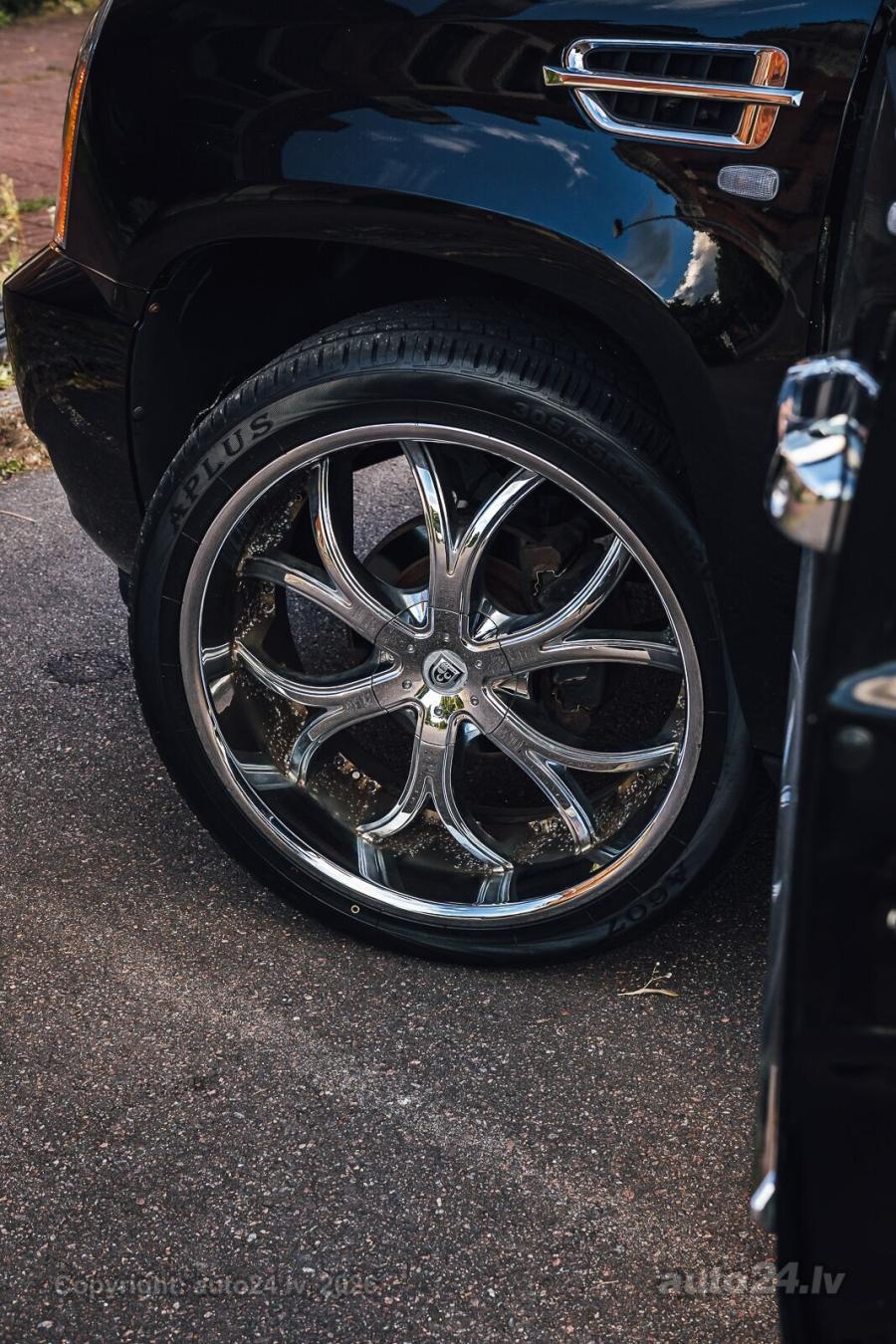 Melns Cadillac Escalade 2007 Tallina, ar dzinēja tilpumu 6.20 L un nobraukumu 155 tūkst. km par 17900 €, foto 9 vietnē AUTOMOTO.COM.LV