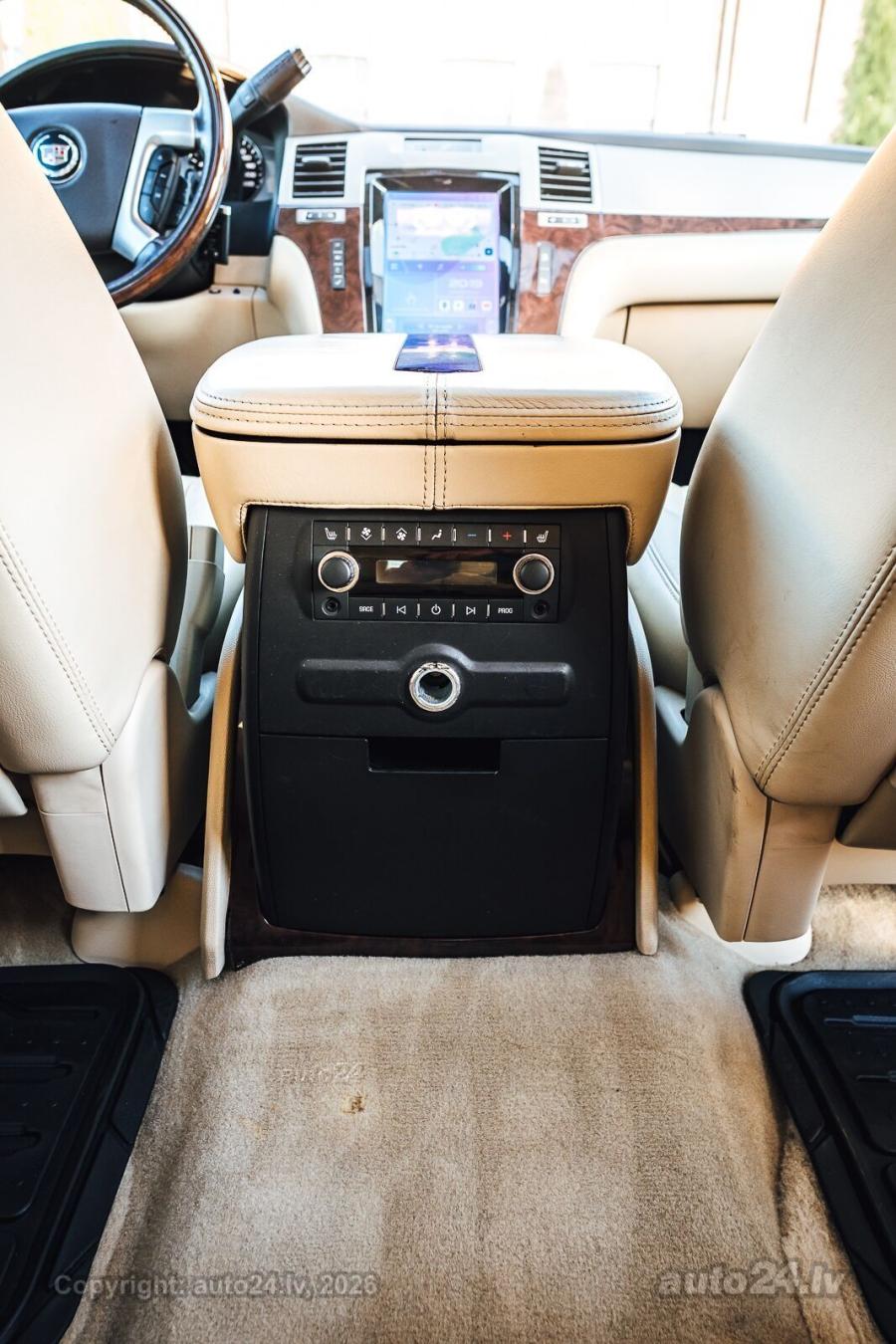 Melns Cadillac Escalade 2007 Tallina, ar dzinēja tilpumu 6.20 L un nobraukumu 155 tūkst. km par 17900 €, foto 11 vietnē AUTOMOTO.COM.LV