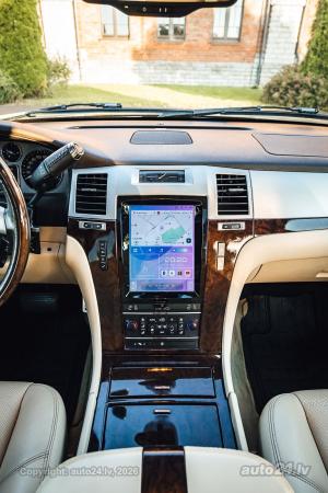 Melns Cadillac Escalade 2007 Tallina, ar dzinēja tilpumu 6.20 L un nobraukumu 155 tūkst. km par 17900 €, foto 12 vietnē AUTOMOTO.COM.LV