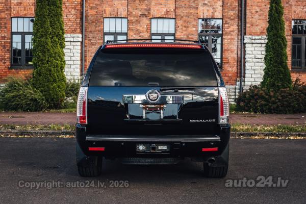 Black Cadillac Escalade 2007 in Tallinn, with an engine capacity of 6.20 L and mileage of 155 thousand km for 17900 €, photo 6 on AUTOMOTO.COM.LV
