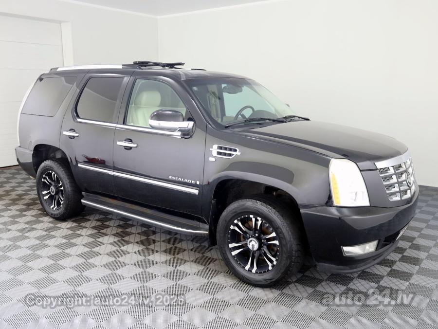 Melns Cadillac Escalade 2008 Tallina, ar dzinēja tilpumu 6.20 L un nobraukumu 297 tūkst. km par 7999 €, foto 1 vietnē AUTOMOTO.COM.LV