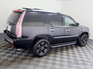 Melns Cadillac Escalade 2008 Tallina, ar dzinēja tilpumu 6.20 L un nobraukumu 297 tūkst. km par 7999 €, foto 4 vietnē AUTOMOTO.COM.LV