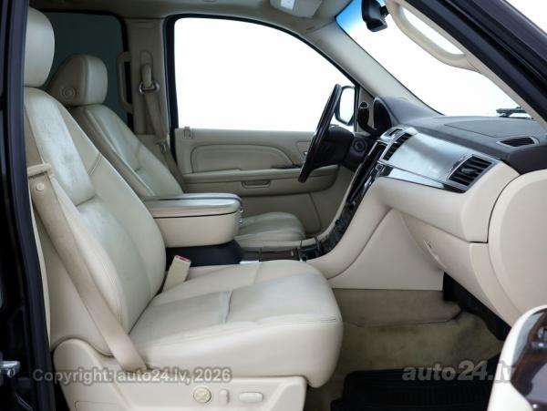 Melns Cadillac Escalade 2008 Tallina, ar dzinēja tilpumu 6.20 L un nobraukumu 297 tūkst. km par 7999 €, foto 6 vietnē AUTOMOTO.COM.LV