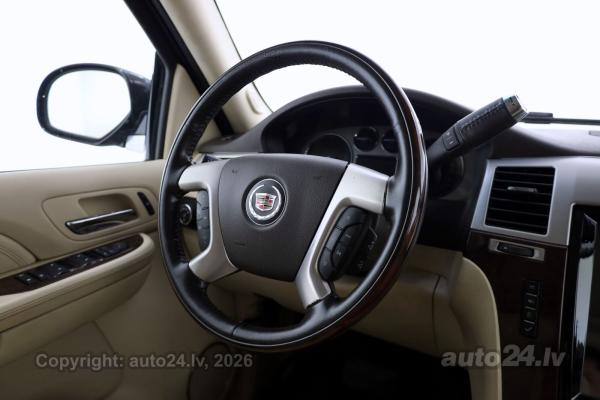 Melns Cadillac Escalade 2008 Tallina, ar dzinēja tilpumu 6.20 L un nobraukumu 297 tūkst. km par 7999 €, foto 9 vietnē AUTOMOTO.COM.LV