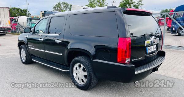 Melns Cadillac Escalade 2010 Tallina, ar dzinēja tilpumu 6.20 L un nobraukumu 115 tūkst. km par 12999 €, foto 4 vietnē AUTOMOTO.COM.LV