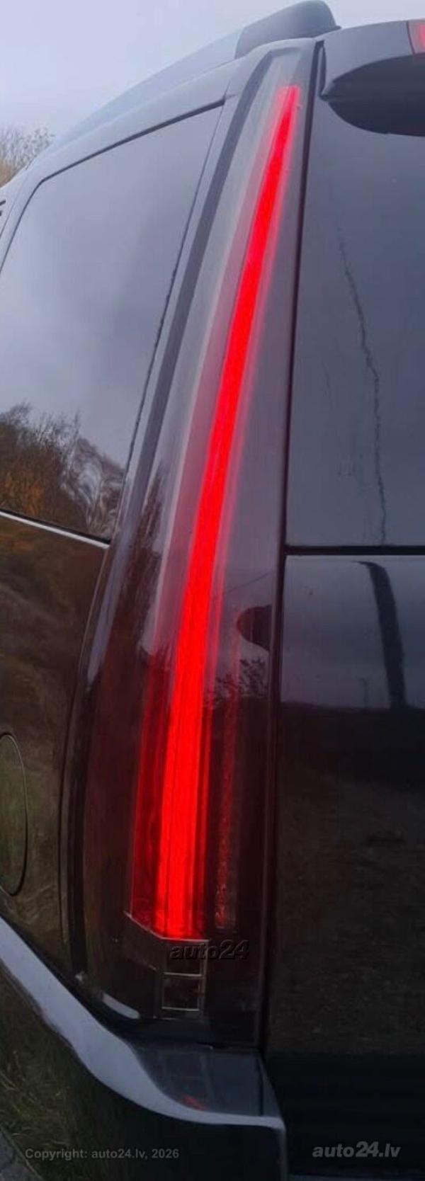 Melns Cadillac Escalade 2010 Tallina, ar dzinēja tilpumu 6.20 L un nobraukumu 115 tūkst. km par 12999 €, foto 10 vietnē AUTOMOTO.COM.LV