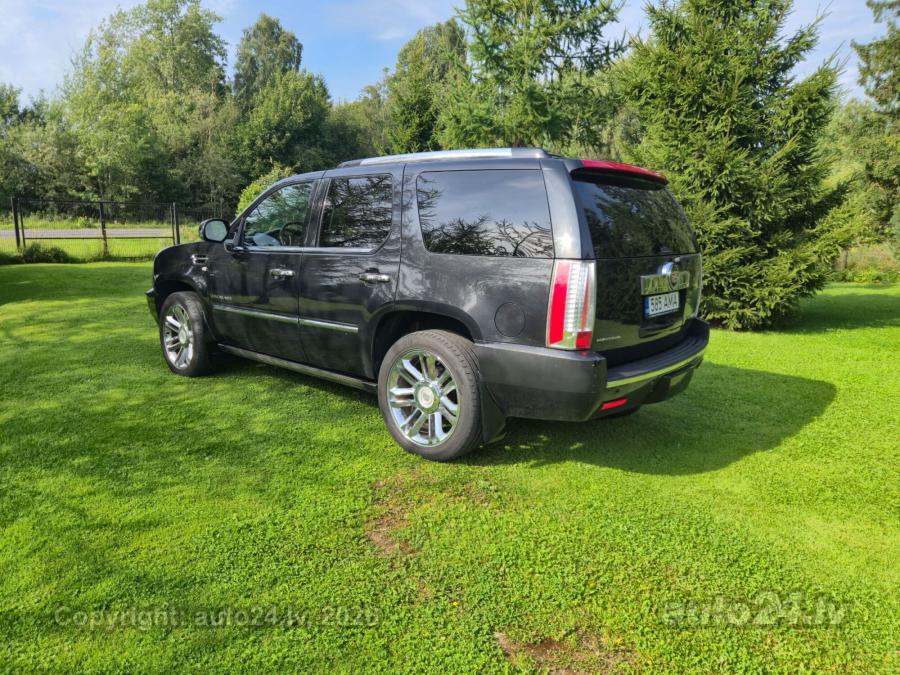 Melns Cadillac Escalade 2011 Rakvere, ar dzinēja tilpumu 6.20 L un nobraukumu 160 tūkst. km par 14900 €, foto 3 vietnē AUTOMOTO.COM.LV