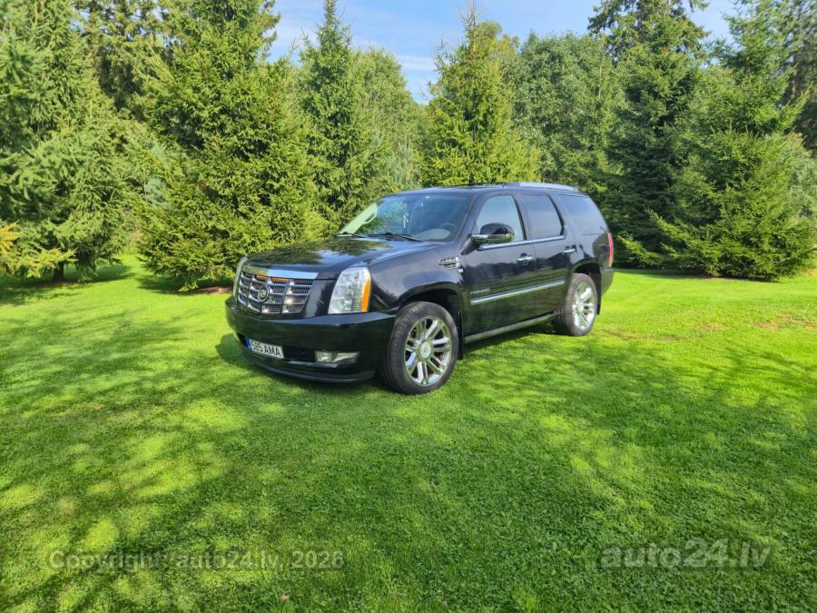 Melns Cadillac Escalade 2011 Rakvere, ar dzinēja tilpumu 6.20 L un nobraukumu 160 tūkst. km par 14900 €, foto 4 vietnē AUTOMOTO.COM.LV