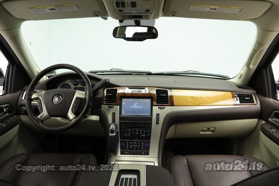 Melns Cadillac Escalade 2011 Rakvere, ar dzinēja tilpumu 6.20 L un nobraukumu 160 tūkst. km par 14900 €, foto 8 vietnē AUTOMOTO.COM.LV