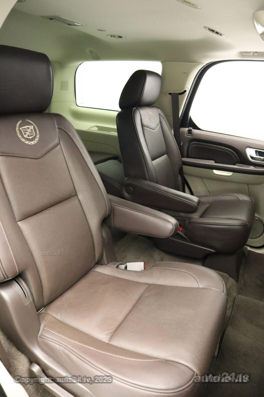 Melns Cadillac Escalade 2011 Rakvere, ar dzinēja tilpumu 6.20 L un nobraukumu 160 tūkst. km par 14900 €, foto 9 vietnē AUTOMOTO.COM.LV