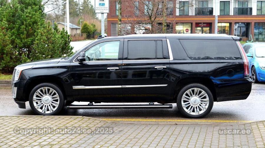 Black Cadillac Escalade 2015 in Tallinn, with an engine capacity of 6.20 L and mileage of 216 thousand km for 25000 €, photo 3 on AUTOMOTO.COM.LV