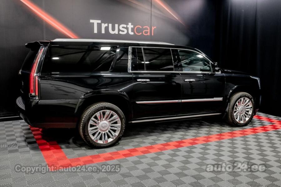 Black Cadillac Escalade 2016 in Parnu, with an engine capacity of 6.20 L and mileage of 92 thousand km for 45000 €, photo 10 on AUTOMOTO.COM.LV