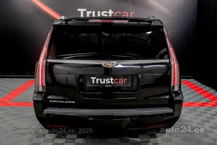 Black Cadillac Escalade 2016 in Parnu, with an engine capacity of 6.20 L and mileage of 92 thousand km for 45000 €, photo 11 on AUTOMOTO.COM.LV