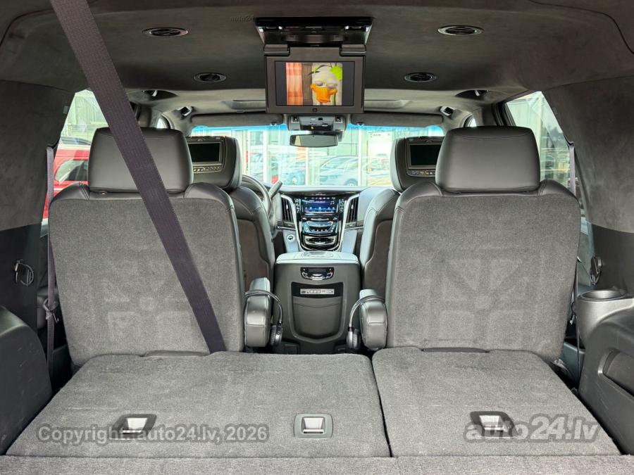Melns Cadillac Escalade 2016 Tallina, ar dzinēja tilpumu 6.20 L un nobraukumu 93 tūkst. km par 39900 €, foto 13 vietnē AUTOMOTO.COM.LV