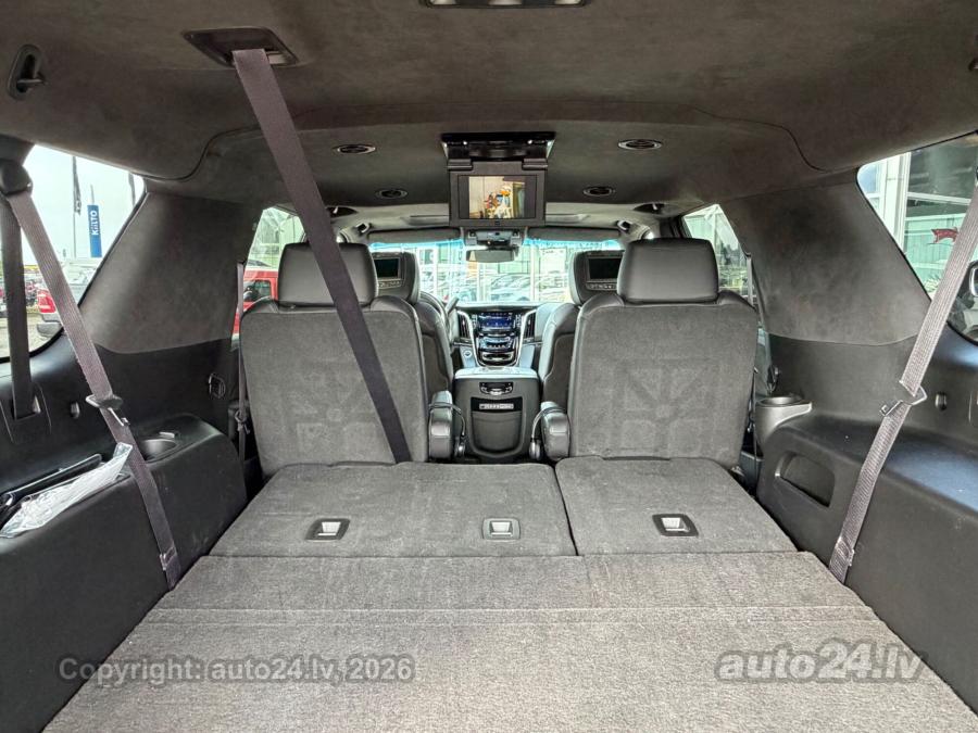 Melns Cadillac Escalade 2016 Tallina, ar dzinēja tilpumu 6.20 L un nobraukumu 93 tūkst. km par 39900 €, foto 14 vietnē AUTOMOTO.COM.LV