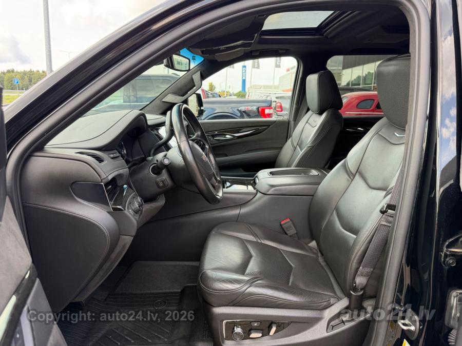 Melns Cadillac Escalade 2016 Tallina, ar dzinēja tilpumu 6.20 L un nobraukumu 93 tūkst. km par 39900 €, foto 16 vietnē AUTOMOTO.COM.LV