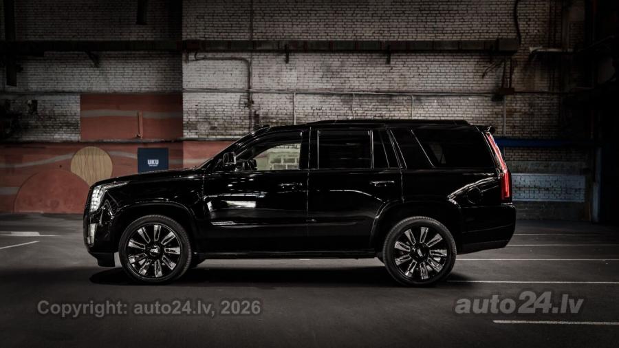 Melns Cadillac Escalade 2017 Tallina, ar dzinēja tilpumu 6.20 L un nobraukumu 120 tūkst. km par 47000 €, foto 4 vietnē AUTOMOTO.COM.LV