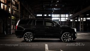 Melns Cadillac Escalade 2017 Tallina, ar dzinēja tilpumu 6.20 L un nobraukumu 120 tūkst. km par 47000 €, foto 5 vietnē AUTOMOTO.COM.LV