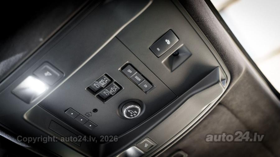 Melns Cadillac Escalade 2017 Tallina, ar dzinēja tilpumu 6.20 L un nobraukumu 120 tūkst. km par 47000 €, foto 16 vietnē AUTOMOTO.COM.LV