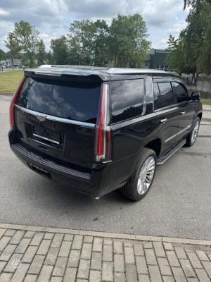 Melns Cadillac Escalade 2017 Alīta, ar dzinēja tilpumu 6.16 L un nobraukumu 208 tūkst. km par 30000 €, foto 6 vietnē AUTOMOTO.COM.LV