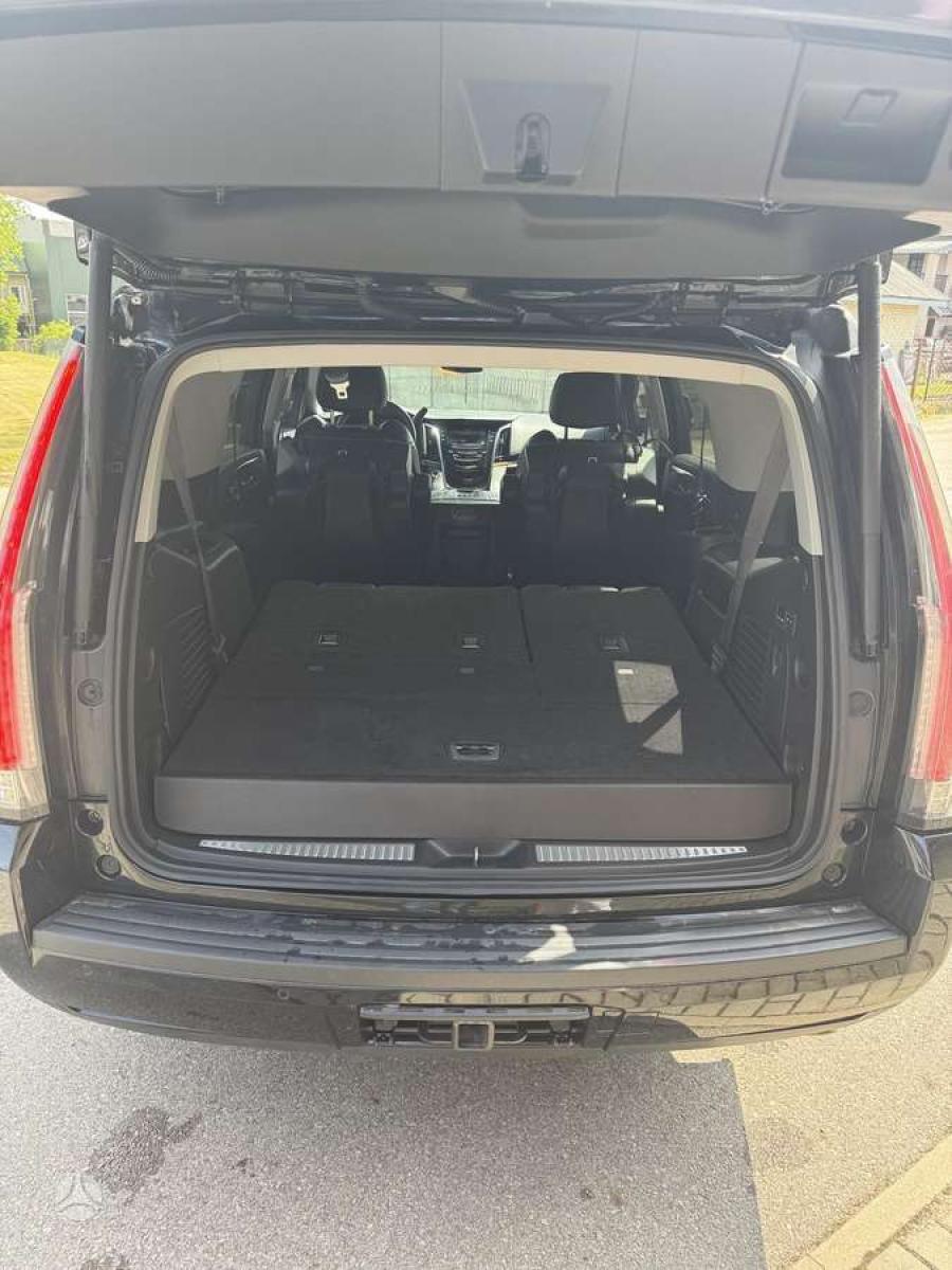 Melns Cadillac Escalade 2017 Alīta, ar dzinēja tilpumu 6.16 L un nobraukumu 208 tūkst. km par 30000 €, foto 11 vietnē AUTOMOTO.COM.LV