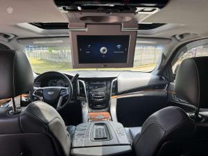Melns Cadillac Escalade 2017 Alīta, ar dzinēja tilpumu 6.16 L un nobraukumu 208 tūkst. km par 30000 €, foto 12 vietnē AUTOMOTO.COM.LV