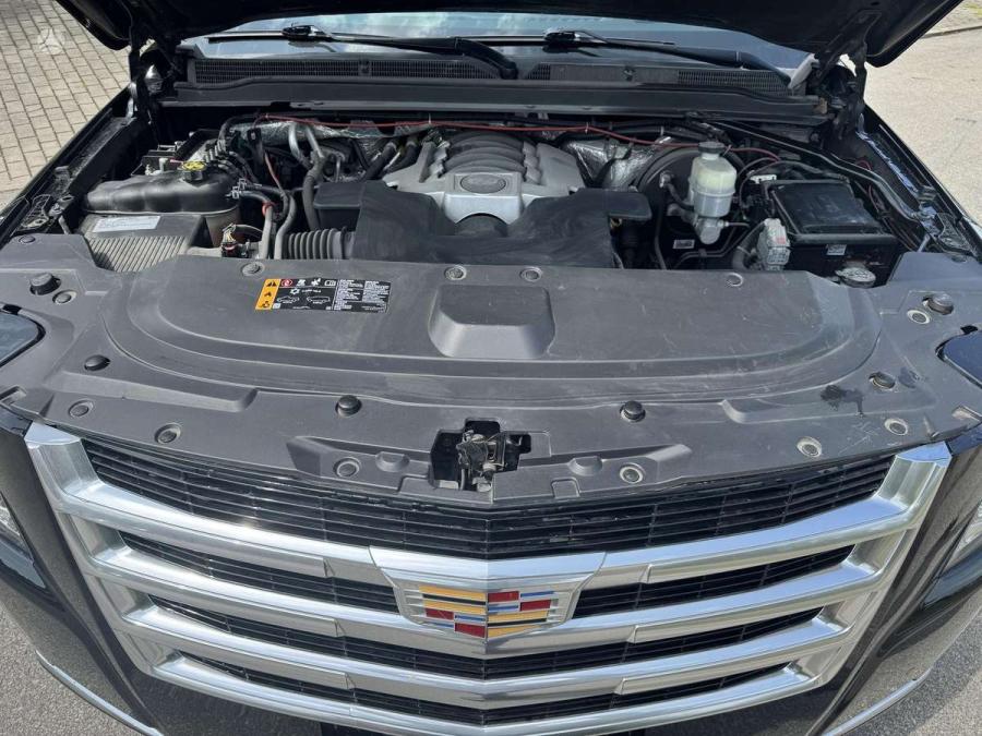 Melns Cadillac Escalade 2017 Alīta, ar dzinēja tilpumu 6.16 L un nobraukumu 208 tūkst. km par 30000 €, foto 15 vietnē AUTOMOTO.COM.LV