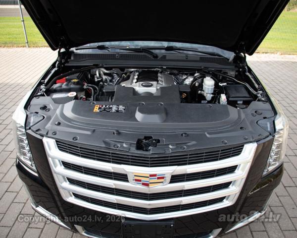 Black Cadillac Escalade 2018 in Tallinn, with an engine capacity of 6.20 L and mileage of 172 thousand km for 37500 €, photo 3 on AUTOMOTO.COM.LV