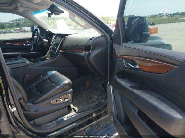 Melns Cadillac Escalade 2019 Viļņa, ar dzinēja tilpumu 6.16 L un nobraukumu 233 tūkst. km par 14999 €, foto 9 vietnē AUTOMOTO.COM.LV