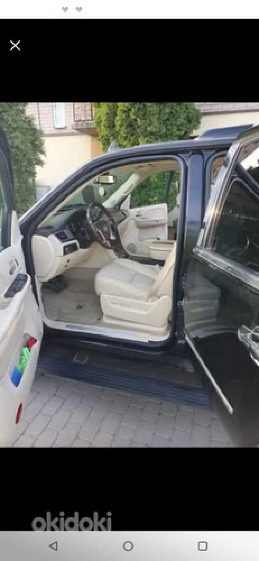 Melns Cadillac Escalade 2011 Narva, ar dzinēja tilpumu 6.20 L un nobraukumu 125 tūkst. km par 17500 €, foto 4 vietnē AUTOMOTO.COM.LV