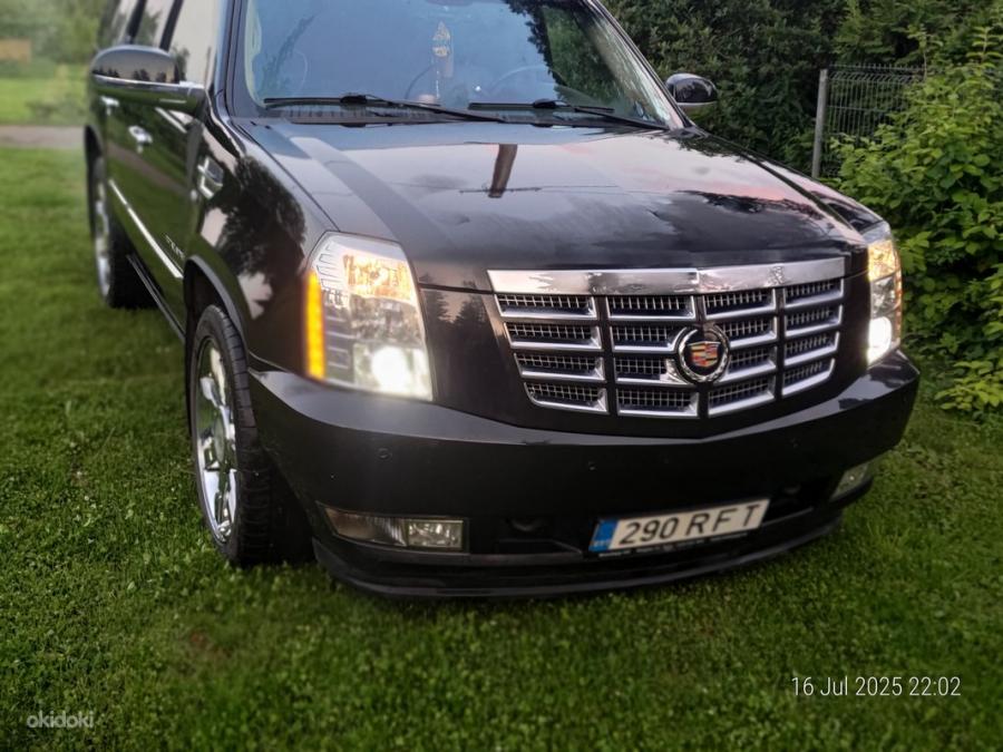 Melns Cadillac Escalade 2011 Narva, ar dzinēja tilpumu 6.20 L un nobraukumu 125 tūkst. km par 17500 €, foto 10 vietnē AUTOMOTO.COM.LV