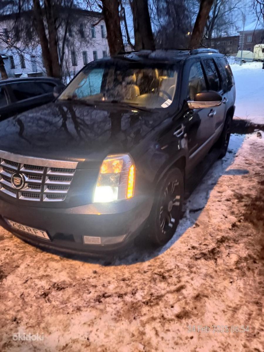 Melns Cadillac Escalade 2011 Narva, ar dzinēja tilpumu 6.20 L un nobraukumu 125 tūkst. km par 17500 €, foto 11 vietnē AUTOMOTO.COM.LV