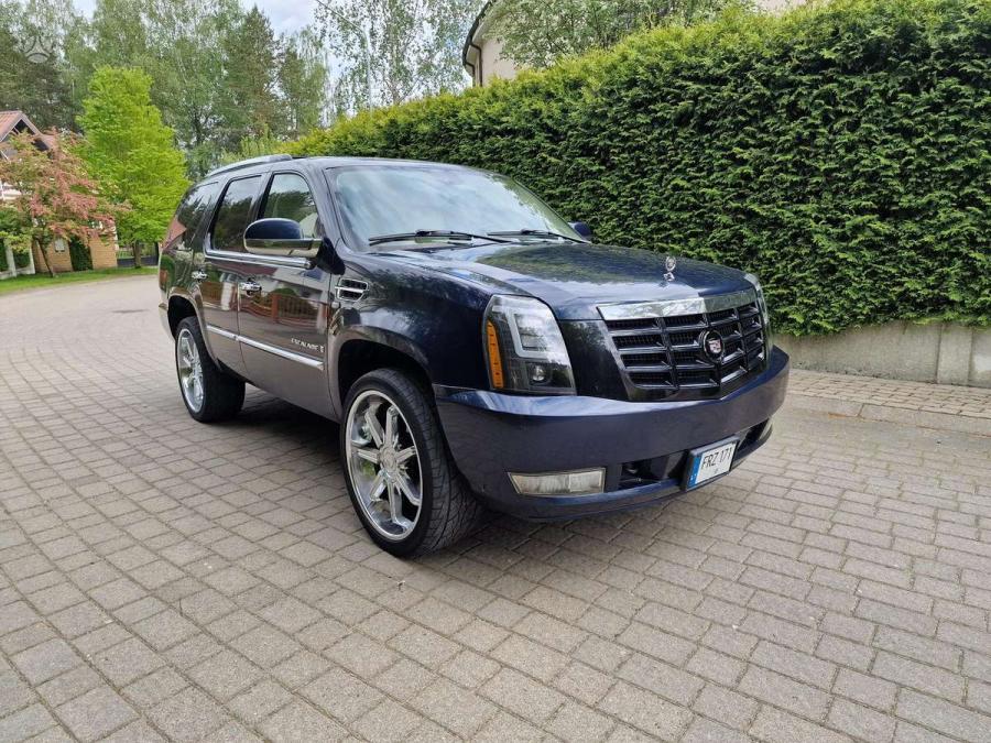 Zils Cadillac Escalade 2009 Viļņa, ar dzinēja tilpumu 6.16 L un nobraukumu 227 tūkst. km par 8250 €, foto 4 vietnē AUTOMOTO.COM.LV