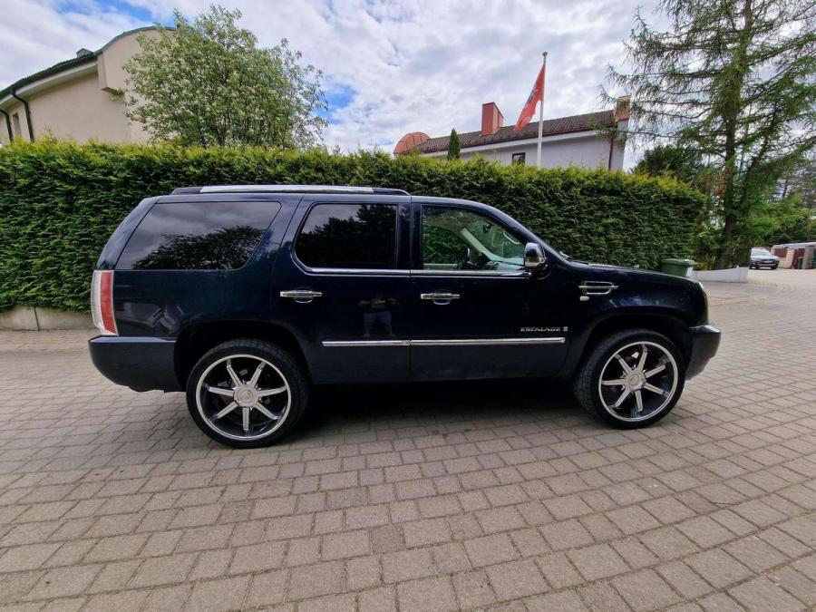 Zils Cadillac Escalade 2009 Viļņa, ar dzinēja tilpumu 6.16 L un nobraukumu 227 tūkst. km par 8250 €, foto 5 vietnē AUTOMOTO.COM.LV