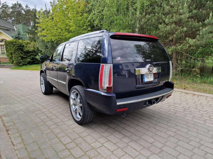 Zils Cadillac Escalade 2009 Viļņa, ar dzinēja tilpumu 6.16 L un nobraukumu 227 tūkst. km par 8250 €, foto 8 vietnē AUTOMOTO.COM.LV