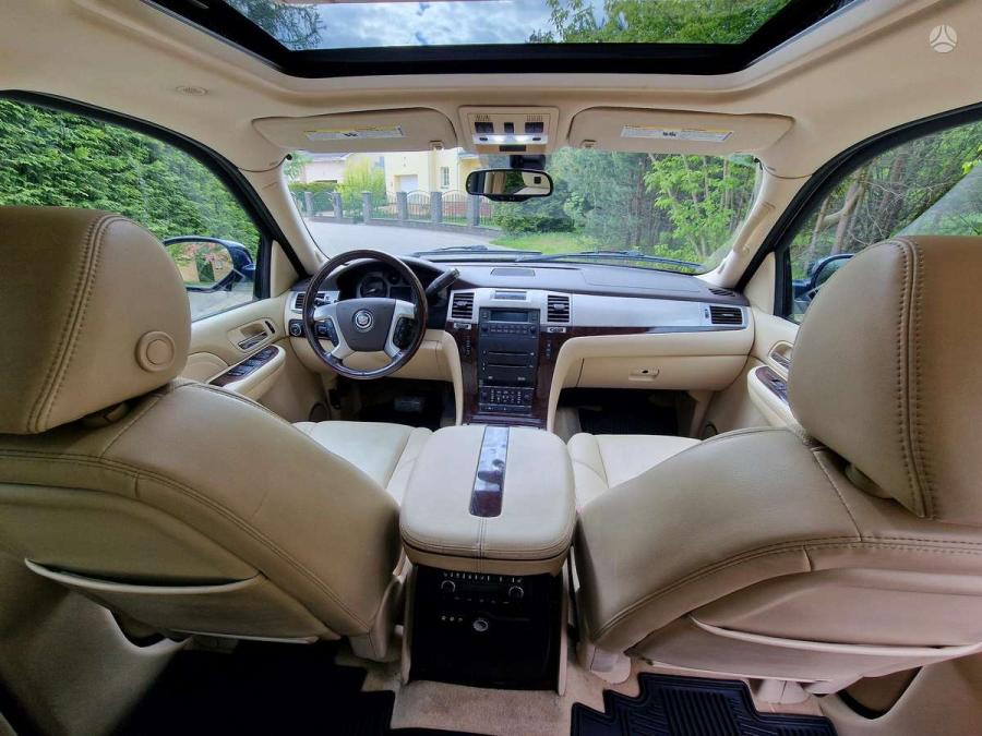 Zils Cadillac Escalade 2009 Viļņa, ar dzinēja tilpumu 6.16 L un nobraukumu 227 tūkst. km par 8250 €, foto 13 vietnē AUTOMOTO.COM.LV
