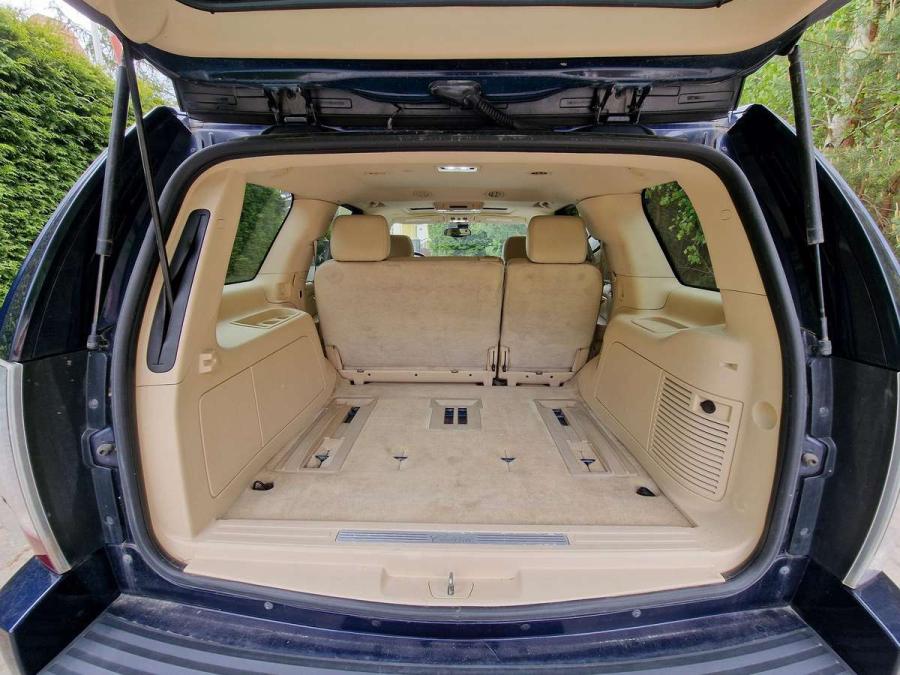 Zils Cadillac Escalade 2009 Viļņa, ar dzinēja tilpumu 6.16 L un nobraukumu 227 tūkst. km par 8250 €, foto 17 vietnē AUTOMOTO.COM.LV