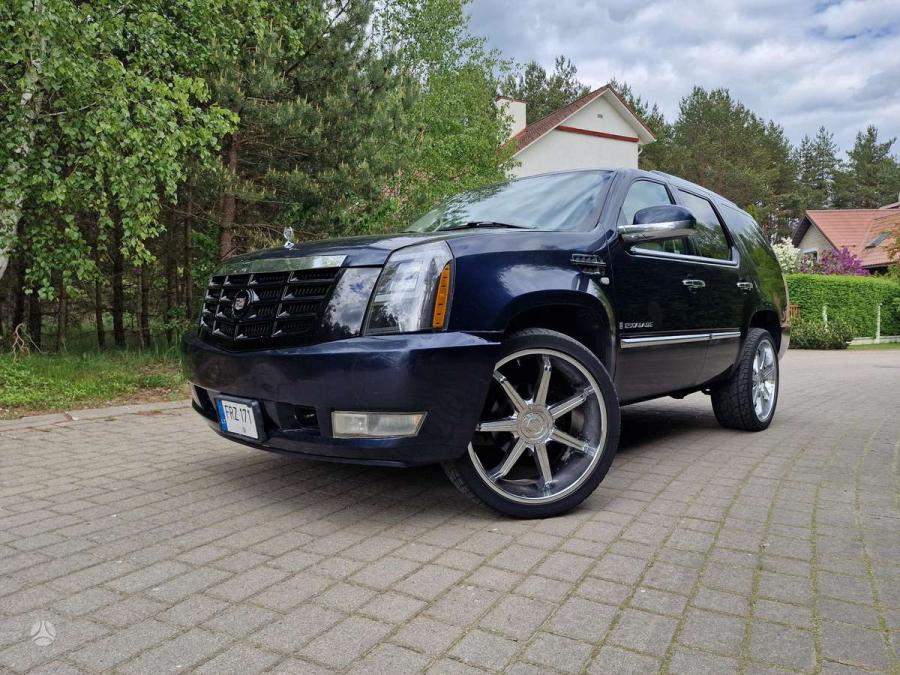 Zils Cadillac Escalade 2009 Viļņa, ar dzinēja tilpumu 6.16 L un nobraukumu 227 tūkst. km par 8250 €, foto 20 vietnē AUTOMOTO.COM.LV