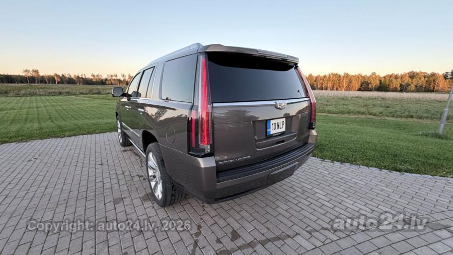 Brūns Cadillac Escalade 2015 Tallina, ar dzinēja tilpumu 6.20 L un nobraukumu 243 tūkst. km par 24900 €, foto 6 vietnē AUTOMOTO.COM.LV
